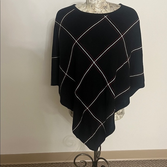 cleo | Accessories | Cleo Petites Black And Red Shall Garment | Poshmark